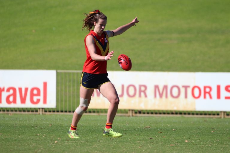 AFLW Academy Player Focus: Lauren Young - Aussie Rules Rookie Me Central