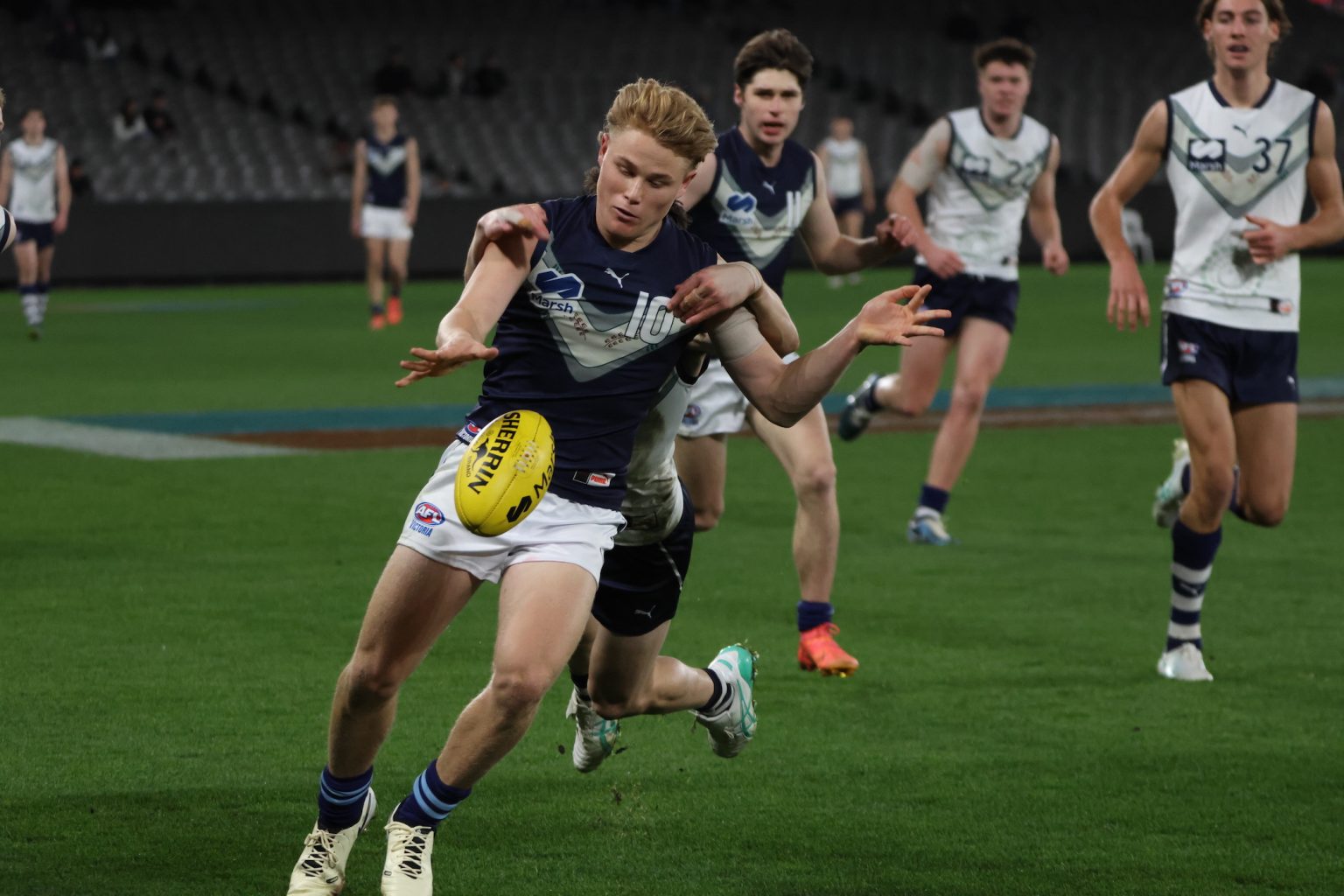 Vic Metro snatches Under 18 title after siren - Aussie Rules Rookie Me ...