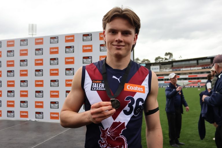 Club-tied stars dominate as Dragons secure three-peat - Aussie Rules ...